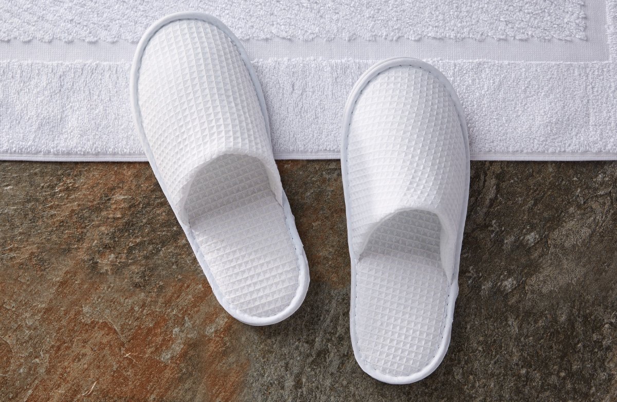 6 Key Factors to Consider When Choosing Slipper Supplier